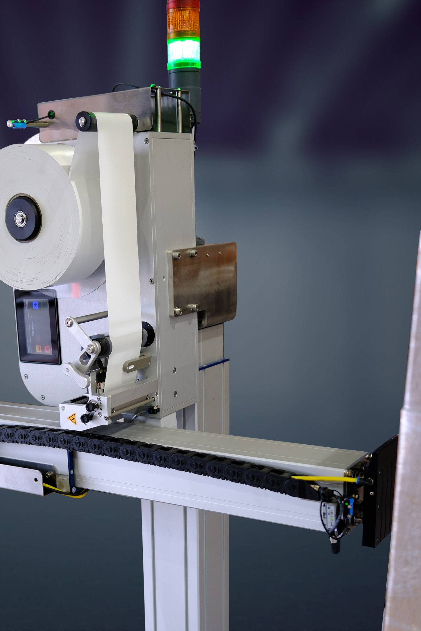 The HM Linerfree® Pallet Labeller – Product identification, Labelling ...